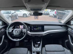 White Skoda Octavia 2023 in Vilnius, with an engine capacity of 1.50 L and mileage of 64 thousand km for 22990 €, photo 13 on AUTOMOTO.COM.LV