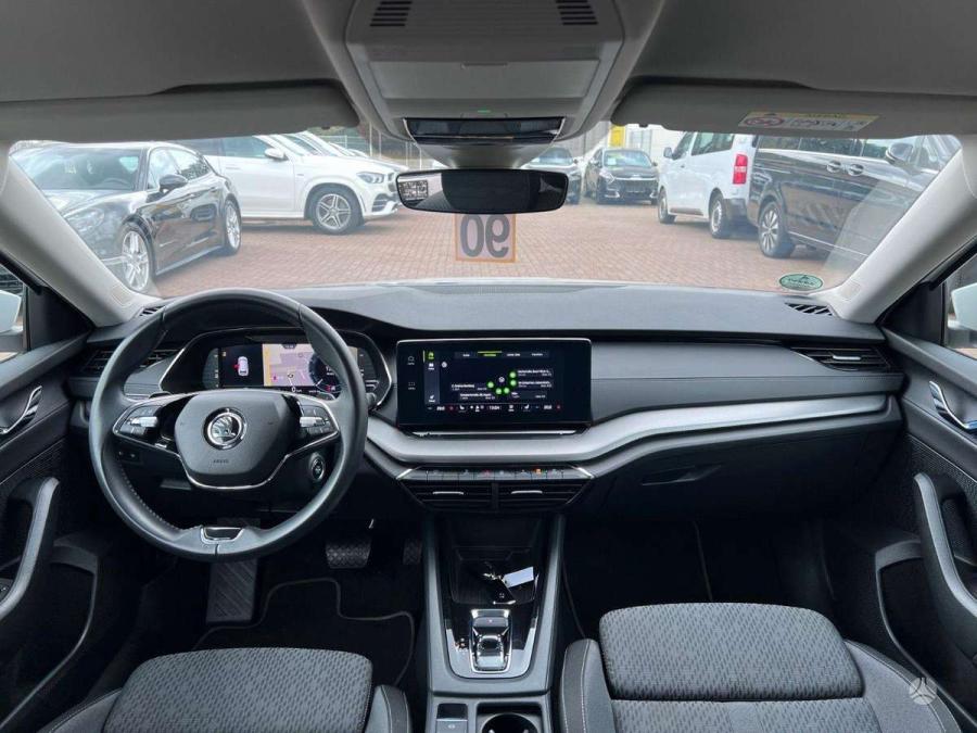 White Skoda Octavia 2023 in Vilnius, with an engine capacity of 1.50 L and mileage of 64 thousand km for 22990 €, photo 13 on AUTOMOTO.COM.LV