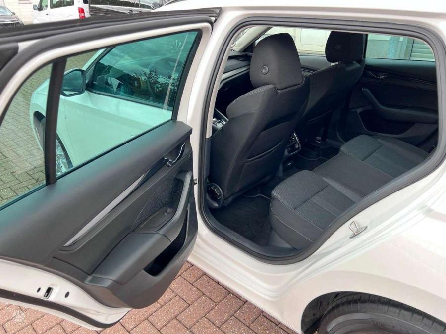 White Skoda Octavia 2023 in Vilnius, with an engine capacity of 1.50 L and mileage of 64 thousand km for 22990 €, photo 26 on AUTOMOTO.COM.LV