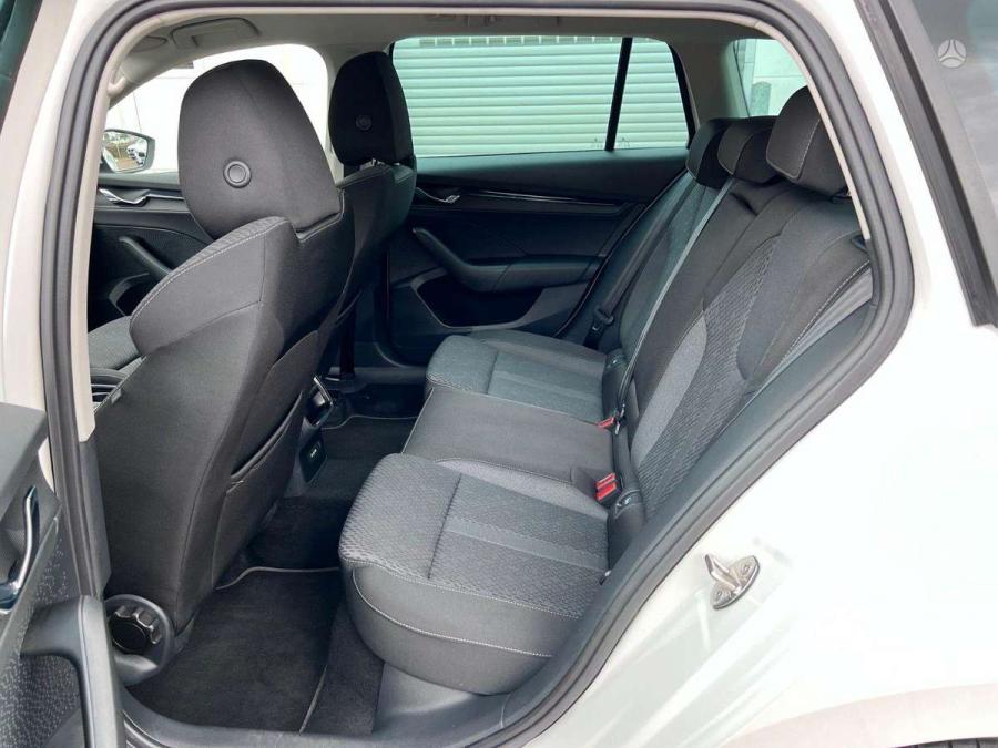White Skoda Octavia 2023 in Vilnius, with an engine capacity of 1.50 L and mileage of 64 thousand km for 22990 €, photo 27 on AUTOMOTO.COM.LV