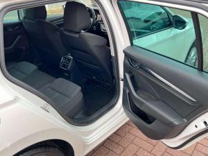 White Skoda Octavia 2023 in Vilnius, with an engine capacity of 1.50 L and mileage of 64 thousand km for 22990 €, photo 28 on AUTOMOTO.COM.LV
