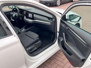 White Skoda Octavia 2023 in Vilnius, with an engine capacity of 1.50 L and mileage of 64 thousand km for 22990 €, photo 30 on AUTOMOTO.COM.LV