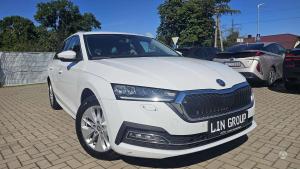 White Skoda Octavia 2023 in Prienai, with an engine capacity of 1.97 L and mileage of 197 thousand km for 13799 €, photo 4 on AUTOMOTO.COM.LV