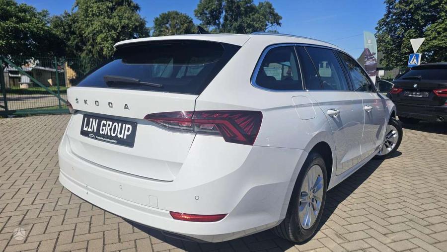 White Skoda Octavia 2023 in Prienai, with an engine capacity of 1.97 L and mileage of 197 thousand km for 13799 €, photo 6 on AUTOMOTO.COM.LV
