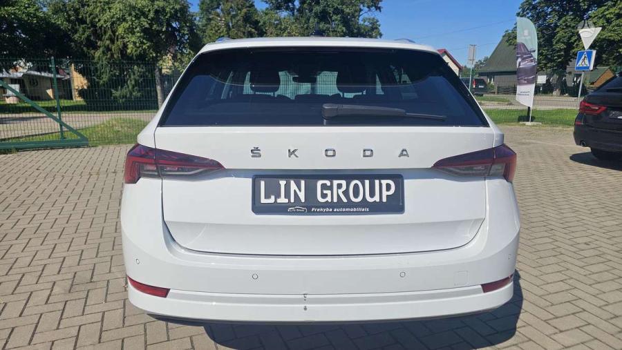 White Skoda Octavia 2023 in Prienai, with an engine capacity of 1.97 L and mileage of 197 thousand km for 13799 €, photo 7 on AUTOMOTO.COM.LV