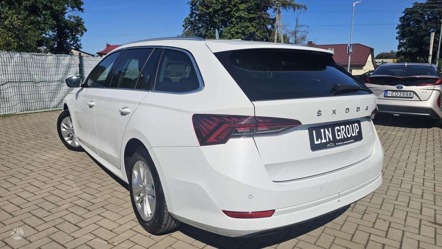 White Skoda Octavia 2023 in Prienai, with an engine capacity of 1.97 L and mileage of 197 thousand km for 13799 €, photo 8 on AUTOMOTO.COM.LV