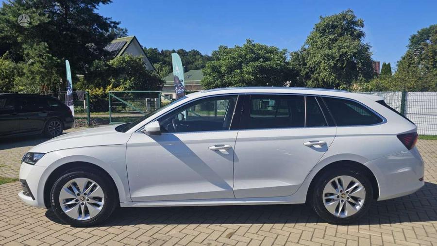 White Skoda Octavia 2023 in Prienai, with an engine capacity of 1.97 L and mileage of 197 thousand km for 13799 €, photo 9 on AUTOMOTO.COM.LV