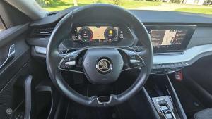 White Skoda Octavia 2023 in Prienai, with an engine capacity of 1.97 L and mileage of 197 thousand km for 13799 €, photo 11 on AUTOMOTO.COM.LV
