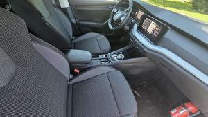 White Skoda Octavia 2023 in Prienai, with an engine capacity of 1.97 L and mileage of 197 thousand km for 13799 €, photo 12 on AUTOMOTO.COM.LV