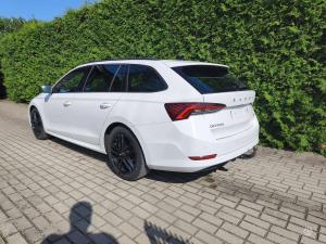 White Skoda Octavia 2023 in Kalvarija, with an engine capacity of 1.50 L and mileage of 135 thousand km for 16396 €, photo 4 on AUTOMOTO.COM.LV