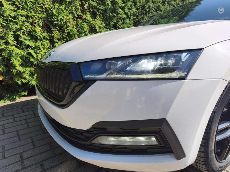 White Skoda Octavia 2023 in Kalvarija, with an engine capacity of 1.50 L and mileage of 135 thousand km for 16396 €, photo 5 on AUTOMOTO.COM.LV