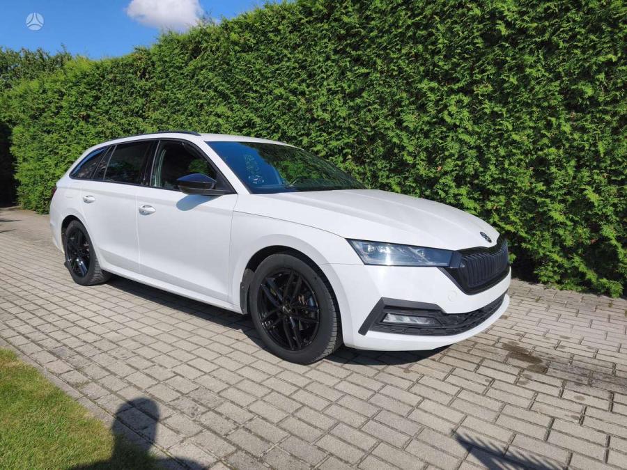 White Skoda Octavia 2023 in Kalvarija, with an engine capacity of 1.50 L and mileage of 135 thousand km for 16396 €, photo 7 on AUTOMOTO.COM.LV