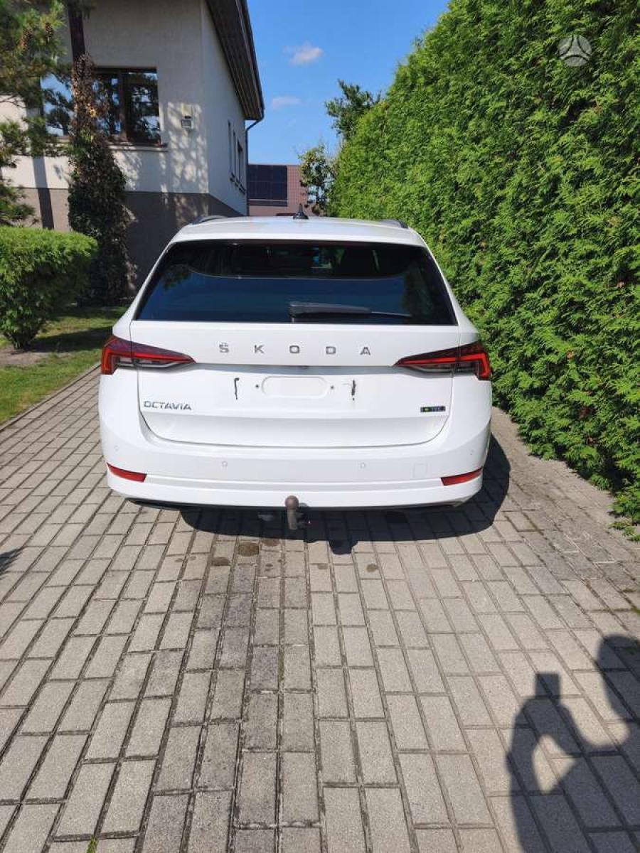 White Skoda Octavia 2023 in Kalvarija, with an engine capacity of 1.50 L and mileage of 135 thousand km for 16396 €, photo 10 on AUTOMOTO.COM.LV