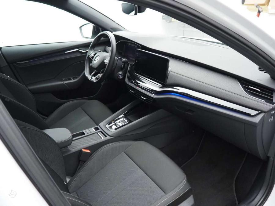 White Skoda Octavia 2023 in Vilnius, with an engine capacity of 1.50 L and mileage of 187 thousand km for 15500 €, photo 14 on AUTOMOTO.COM.LV