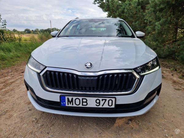 White Skoda Octavia 2023 in Kaunas, with an engine capacity of 1.50 L and mileage of 113 thousand km for 14500 €, photo 6 on AUTOMOTO.COM.LV