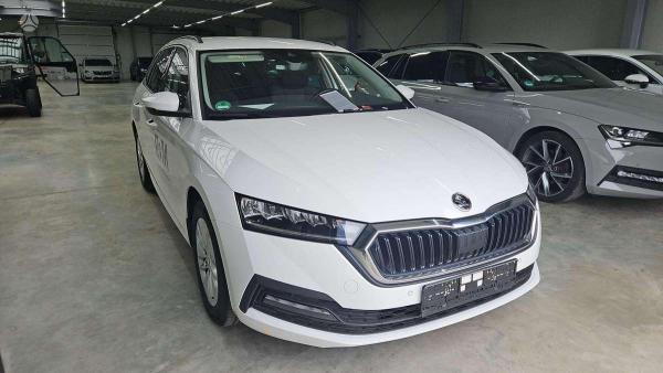 Balts Skoda Octavia 2023 Viļņa, ar dzinēja tilpumu 1.50 L un nobraukumu 95 tūkst. km par 18335 €, foto 1 vietnē AUTOMOTO.COM.LV