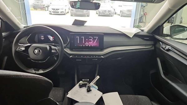 Balts Skoda Octavia 2023 Viļņa, ar dzinēja tilpumu 1.50 L un nobraukumu 95 tūkst. km par 18335 €, foto 8 vietnē AUTOMOTO.COM.LV