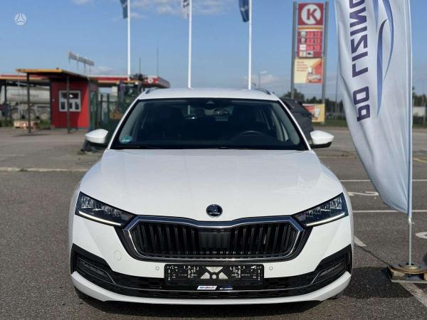 White Skoda Octavia 2023 in Vilnius, with an engine capacity of 2.00 L and mileage of 216 thousand km for 13999 €, photo 5 on AUTOMOTO.COM.LV