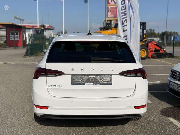 White Skoda Octavia 2023 in Vilnius, with an engine capacity of 2.00 L and mileage of 216 thousand km for 13999 €, photo 7 on AUTOMOTO.COM.LV