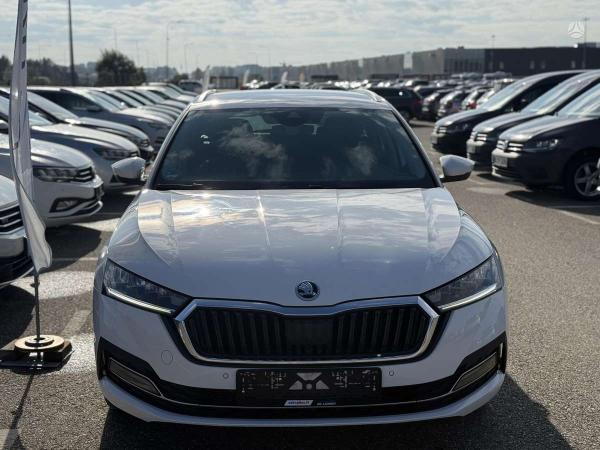 White Skoda Octavia 2023 in Vilnius, with an engine capacity of 2.00 L and mileage of 216 thousand km for 13999 €, photo 10 on AUTOMOTO.COM.LV