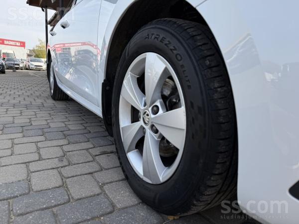 Skoda Octavia 2023 Talsi vietnē Balts Skoda Octavia 2023 Talsi, ar dzinēja tilpumu 2.00 L un nobraukumu 152 tūkst. km par 13800 €, foto 10 vietnē AUTOMOTO.COM.LV