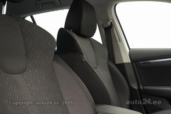 White Skoda Octavia 2024 in Tartu, with an engine capacity of 1.50 L and mileage of 33 thousand km for 22900 €, photo 11 on AUTOMOTO.COM.LV