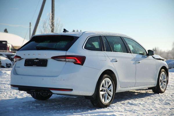 Balts Skoda Octavia 2025 Tallina, ar dzinēja tilpumu 1.50 L un nobraukumu 11 tūkst. km par 9000 €, foto 7 vietnē AUTOMOTO.COM.LV
