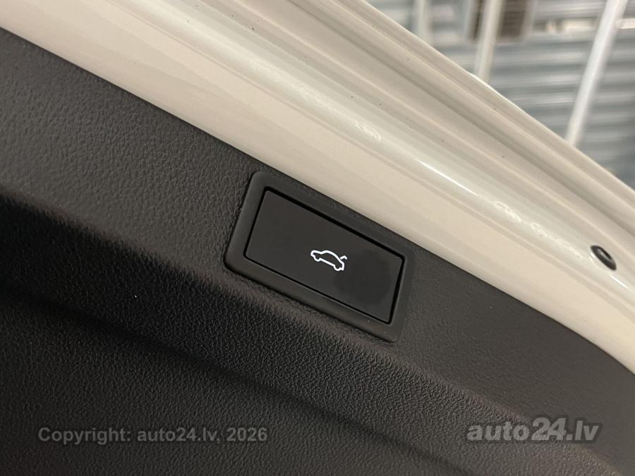 White Skoda Octavia 2025 in Tallinn, with an engine capacity of 1.50 L and mileage of 14 thousand km for 27900 €, photo 22 on AUTOMOTO.COM.LV