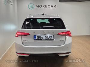Balts Skoda Octavia 2025 Tallina, ar dzinēja tilpumu 1.50 L un nobraukumu 14 tūkst. km par 26900 €, foto 6 vietnē AUTOMOTO.COM.LV