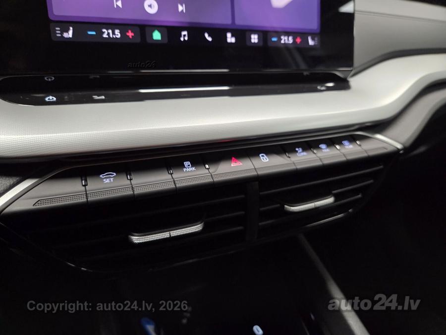 Balts Skoda Octavia 2025 Tallina, ar dzinēja tilpumu 1.50 L un nobraukumu 14 tūkst. km par 26900 €, foto 12 vietnē AUTOMOTO.COM.LV