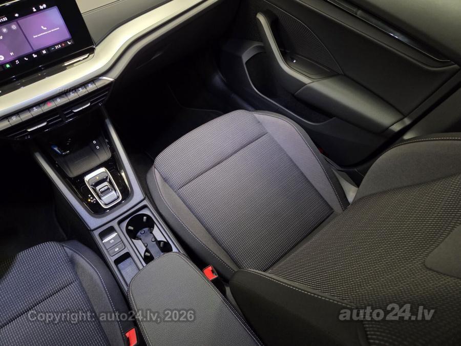 Balts Skoda Octavia 2025 Tallina, ar dzinēja tilpumu 1.50 L un nobraukumu 14 tūkst. km par 26900 €, foto 17 vietnē AUTOMOTO.COM.LV