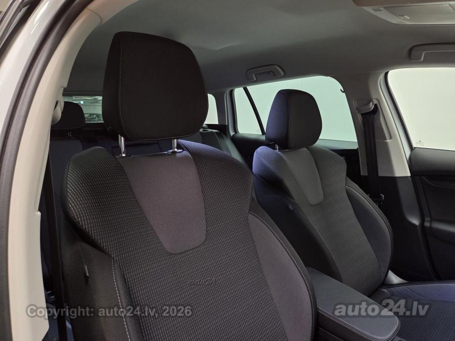 Balts Skoda Octavia 2025 Tallina, ar dzinēja tilpumu 1.50 L un nobraukumu 14 tūkst. km par 26900 €, foto 19 vietnē AUTOMOTO.COM.LV