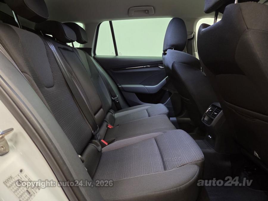 Balts Skoda Octavia 2025 Tallina, ar dzinēja tilpumu 1.50 L un nobraukumu 14 tūkst. km par 26900 €, foto 20 vietnē AUTOMOTO.COM.LV