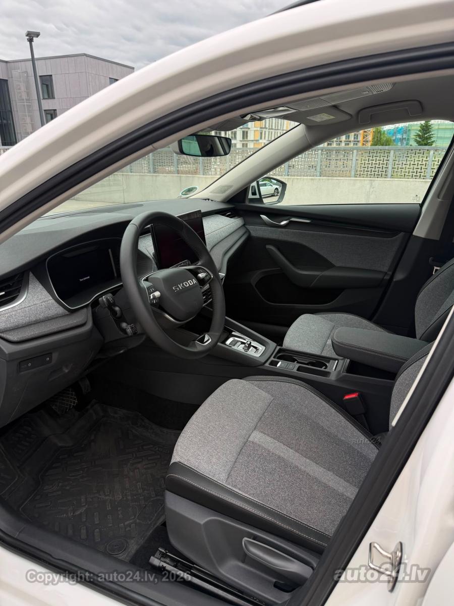 White Skoda Octavia 2025 in Tallinn, with an engine capacity of 2.00 L and mileage of 9 thousand km for 29900 €, photo 6 on AUTOMOTO.COM.LV