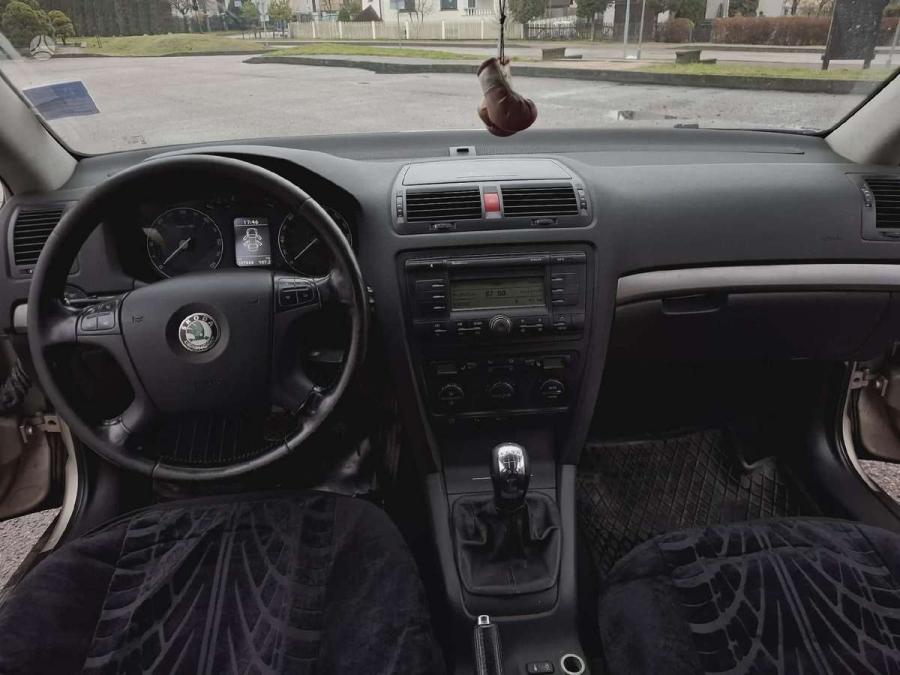Dzeltens Skoda Octavia 2005 Alīta, ar dzinēja tilpumu 1.97 L un nobraukumu 308 tūkst. km par 1900 €, foto 7 vietnē AUTOMOTO.COM.LV