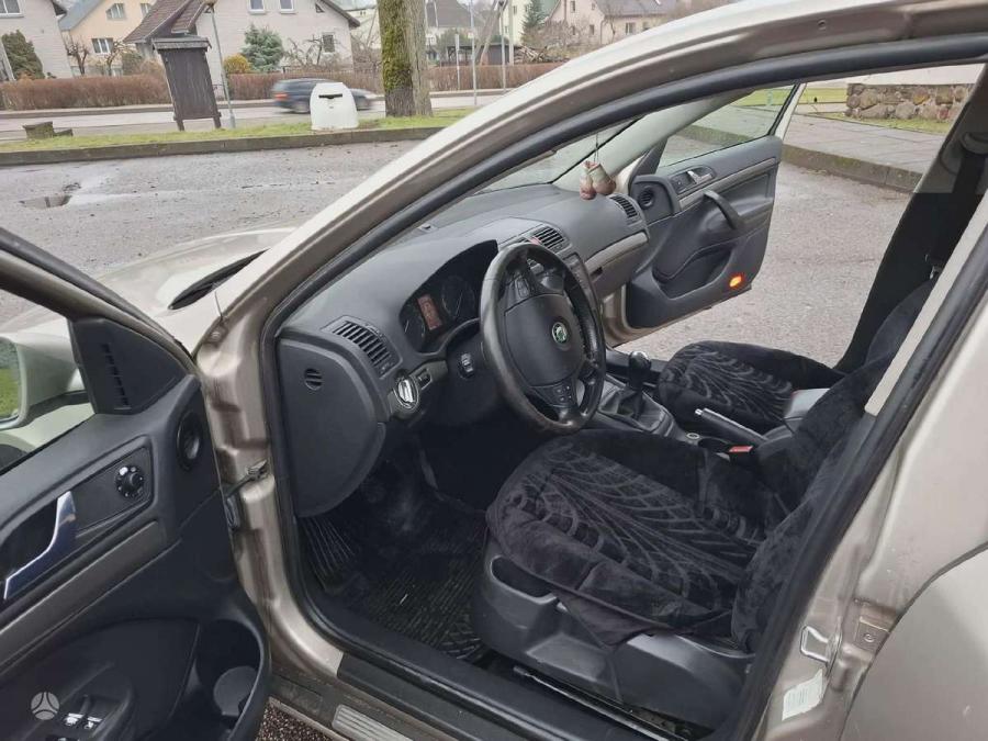Dzeltens Skoda Octavia 2005 Alīta, ar dzinēja tilpumu 1.97 L un nobraukumu 308 tūkst. km par 1900 €, foto 8 vietnē AUTOMOTO.COM.LV