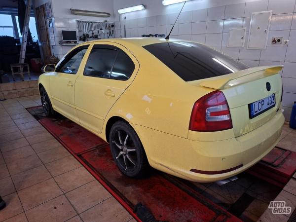 Yellow Skoda Octavia 2007 in Klaipeda, with an engine capacity of 2.00 L and mileage of 310 thousand km for 2600 €, photo 5 on AUTOMOTO.COM.LV