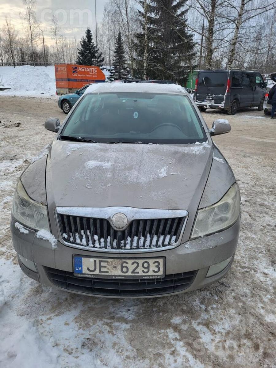 Yellow Skoda Octavia 2010 in Jekabpils, with an engine capacity of 1.90 L and mileage of 348 thousand km for 2500 €, photo 2 on AUTOMOTO.COM.LV