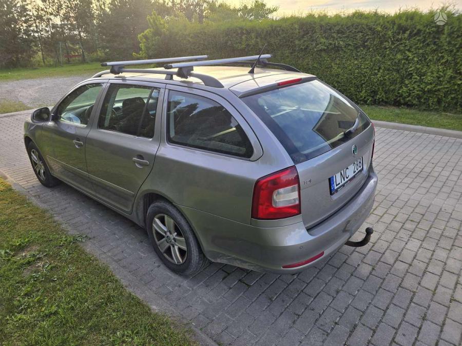 Dzeltens Skoda Octavia 2011 Klaipėda, ar dzinēja tilpumu 1.60 L un nobraukumu 295 tūkst. km par 1980 €, foto 1 vietnē AUTOMOTO.COM.LV