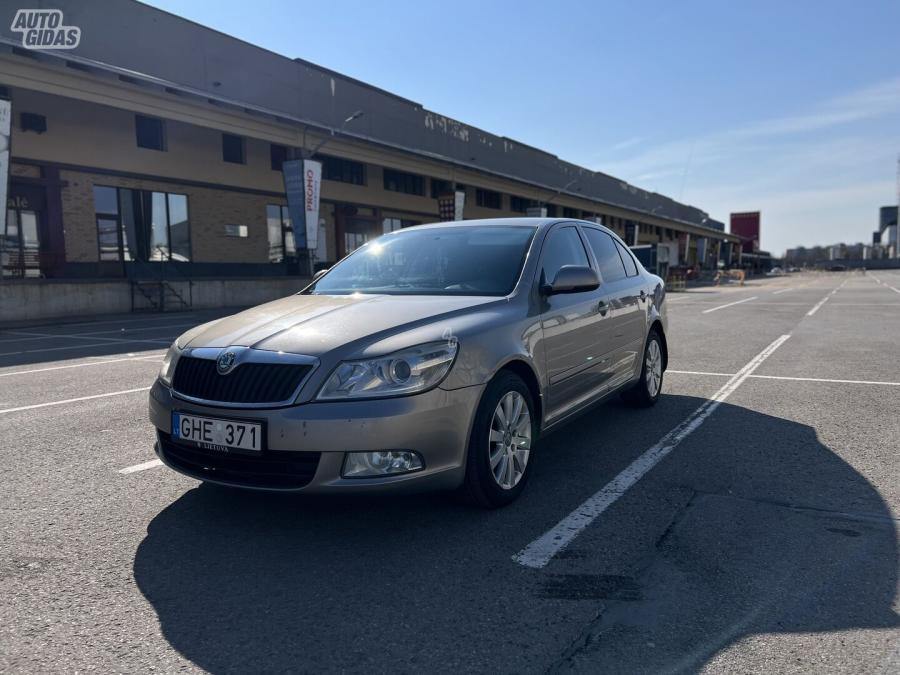 Dzeltens Skoda Octavia 2012 Kauņa, ar dzinēja tilpumu 1.60 L un nobraukumu 400 tūkst. km par 2850 €, foto 3 vietnē AUTOMOTO.COM.LV