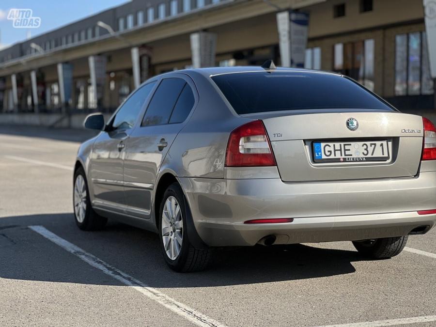 Dzeltens Skoda Octavia 2012 Kauņa, ar dzinēja tilpumu 1.60 L un nobraukumu 400 tūkst. km par 2850 €, foto 5 vietnē AUTOMOTO.COM.LV