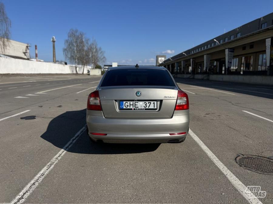 Dzeltens Skoda Octavia 2012 Kauņa, ar dzinēja tilpumu 1.60 L un nobraukumu 400 tūkst. km par 2850 €, foto 6 vietnē AUTOMOTO.COM.LV