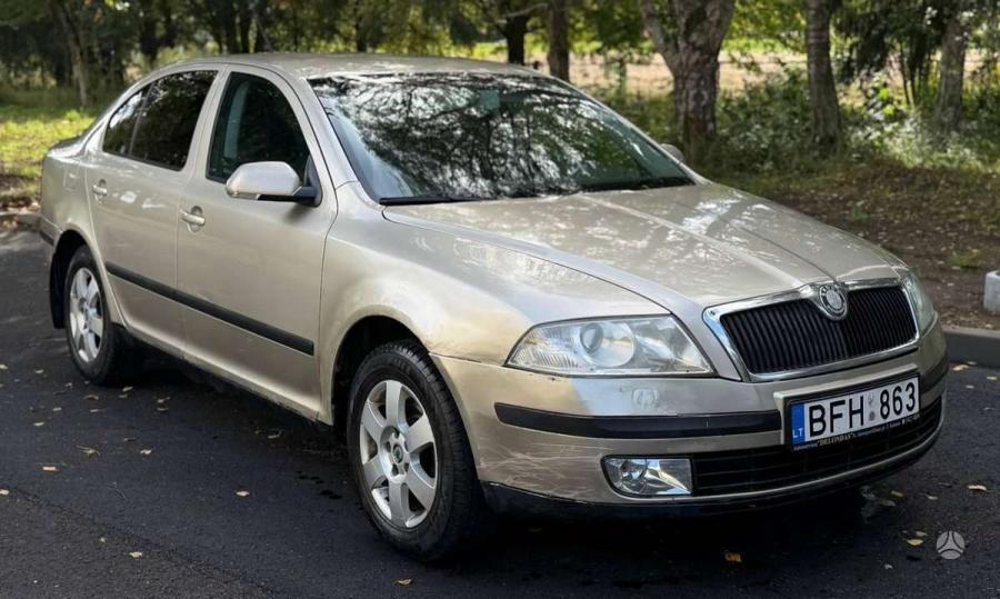 Yellow Skoda Octavia 2005 in Vilnius, with an engine capacity of 1.90 L and mileage of 370 thousand km for 799 €, photo 4 on AUTOMOTO.COM.LV