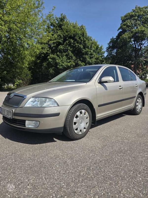 Yellow Skoda Octavia 2006 in Vilnius, with an engine capacity of 1.90 L and mileage of 201 thousand km for 1600 €, photo 1 on AUTOMOTO.COM.LV