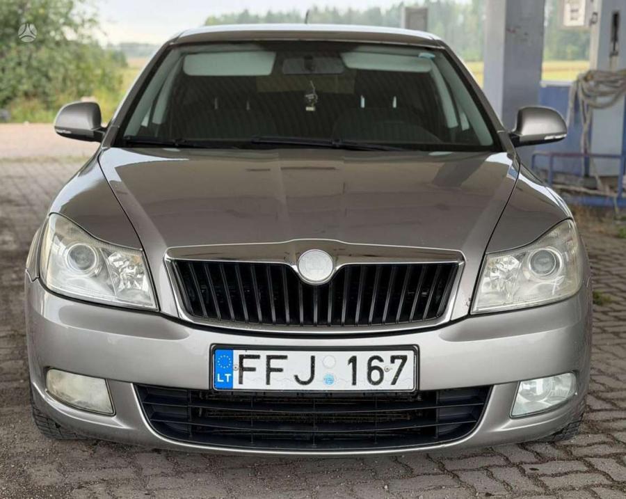 Yellow Skoda Octavia 2009 in Vilnius, with an engine capacity of 1.90 L and mileage of 450 thousand km for 1150 €, photo 3 on AUTOMOTO.COM.LV