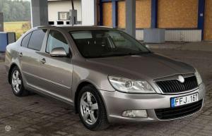 Yellow Skoda Octavia 2009 in Vilnius, with an engine capacity of 1.90 L and mileage of 450 thousand km for 1150 €, photo 4 on AUTOMOTO.COM.LV