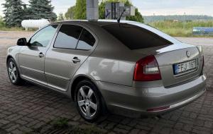 Yellow Skoda Octavia 2009 in Vilnius, with an engine capacity of 1.90 L and mileage of 450 thousand km for 1150 €, photo 6 on AUTOMOTO.COM.LV