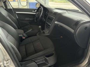 Yellow Skoda Octavia 2009 in Vilnius, with an engine capacity of 1.90 L and mileage of 450 thousand km for 1150 €, photo 12 on AUTOMOTO.COM.LV