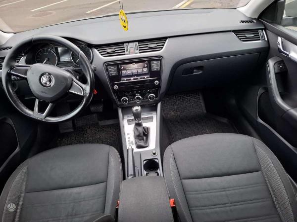 Yellow Skoda Octavia 2017 in Kaunas, with an engine capacity of 1.60 L and mileage of 447 thousand km for 6500 €, photo 11 on AUTOMOTO.COM.LV