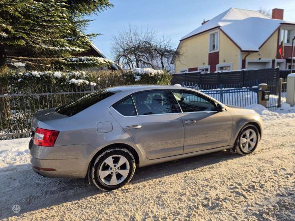 Yellow Skoda Octavia 2019 in Vilnius, with an engine capacity of 1.60 L and mileage of 124 thousand km for 10800 €, photo 6 on AUTOMOTO.COM.LV